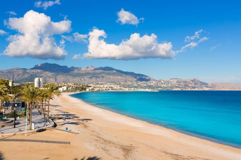 Albir Travel Guide: Holidays, Top Things to Do & See + Advice