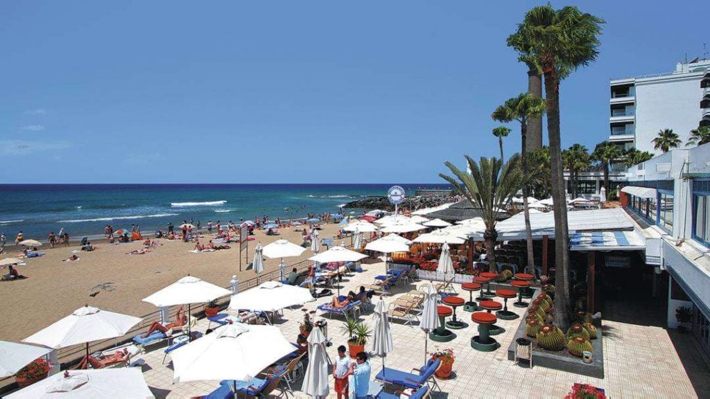 Playa Meloneras Beach (What to Expect? Video Tour) - Spainist