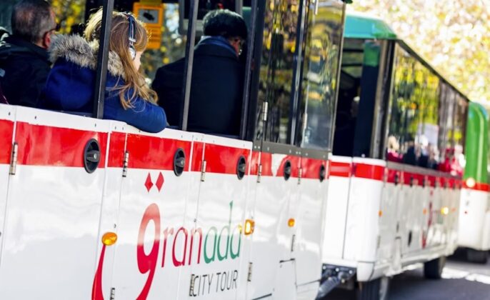 Granada Hop-on Hop-off Tourist Bus: Routes, Tickets, Attractions - Spainist