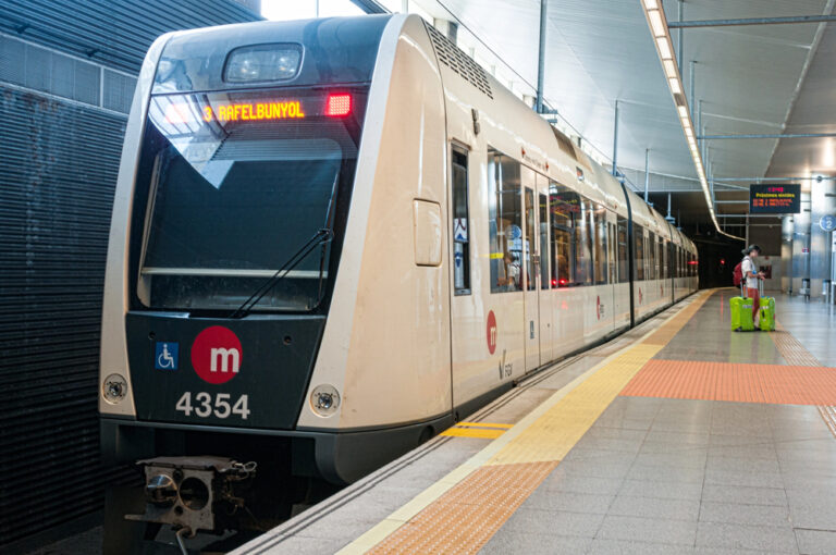 Valencia Metro Guide: Routes, Tickets, Zones & Insider Tips - Spainist